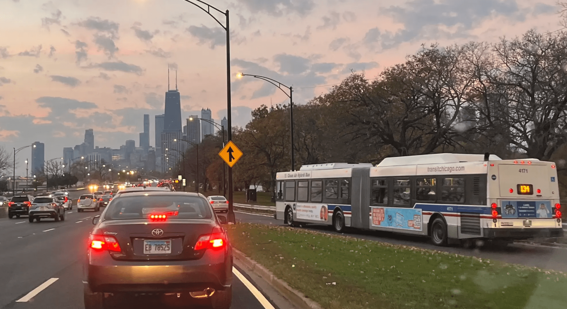 Chaos in Chicago as State Pols Adjourn Without Funding Transit ...